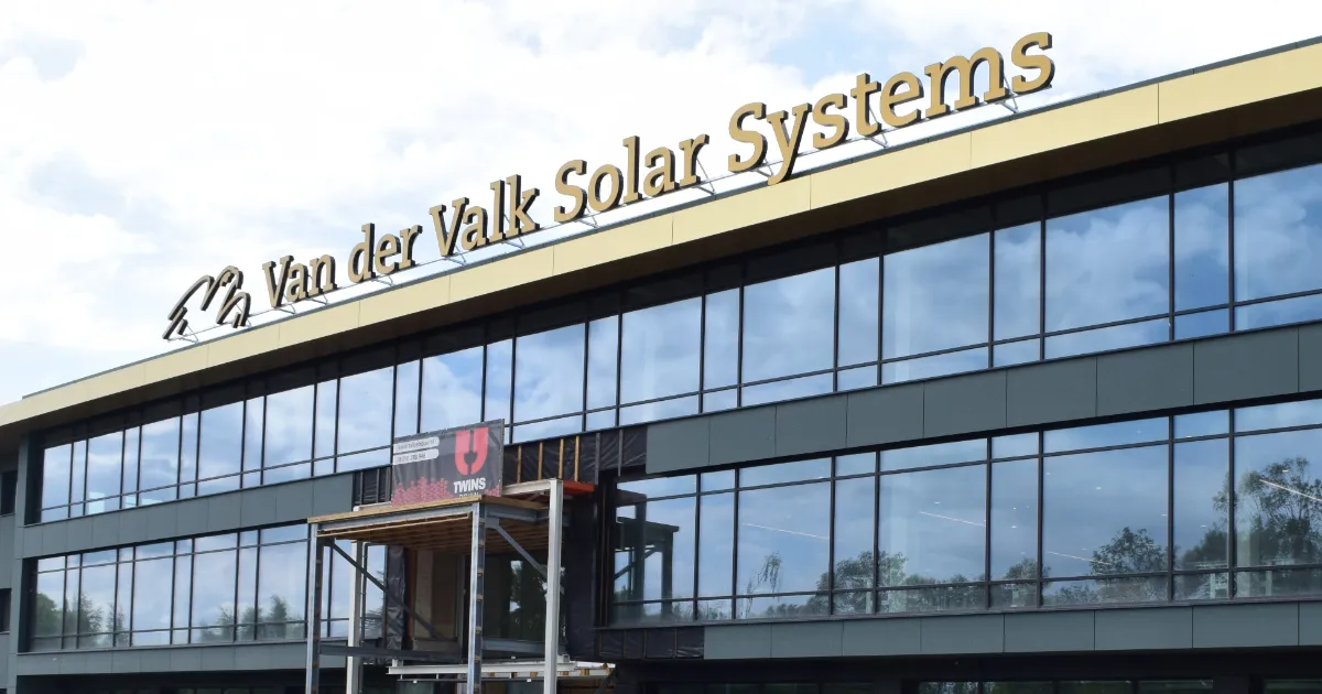 Van der Valk 's-Gravenzande Solar Systems | High-quality HPL panels